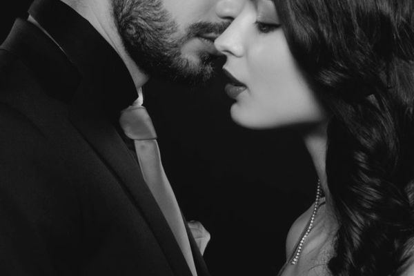 Billionaire Romance Novel: After A Night With The Hot CEO - Dreame